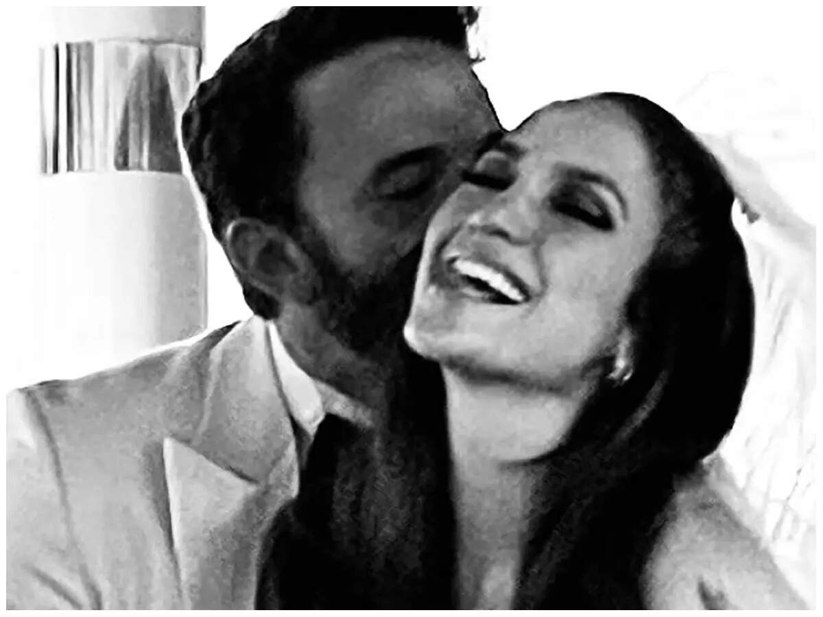 Jennifer Lopez Reveals Ben Affleck Planned Las Vegas…