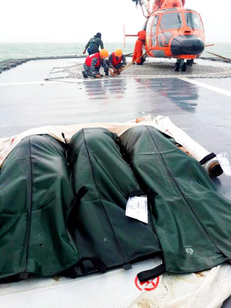 AirAsia flight QZ8501: 15 heartbreaking photos from the tragic crash