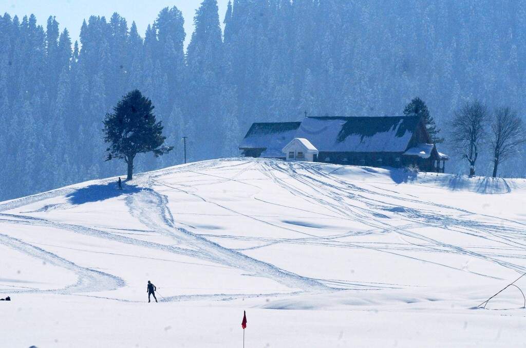 This is how heavenly Gulmarg looks like right now