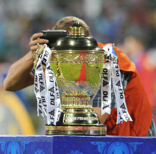 The midsummer night romance of IPL