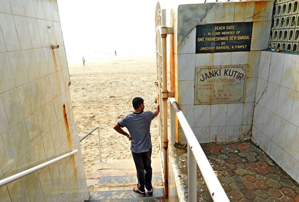 Bajaj, Bollywood, and Mumbai’s favourite beach: the story of Juhu’s ...