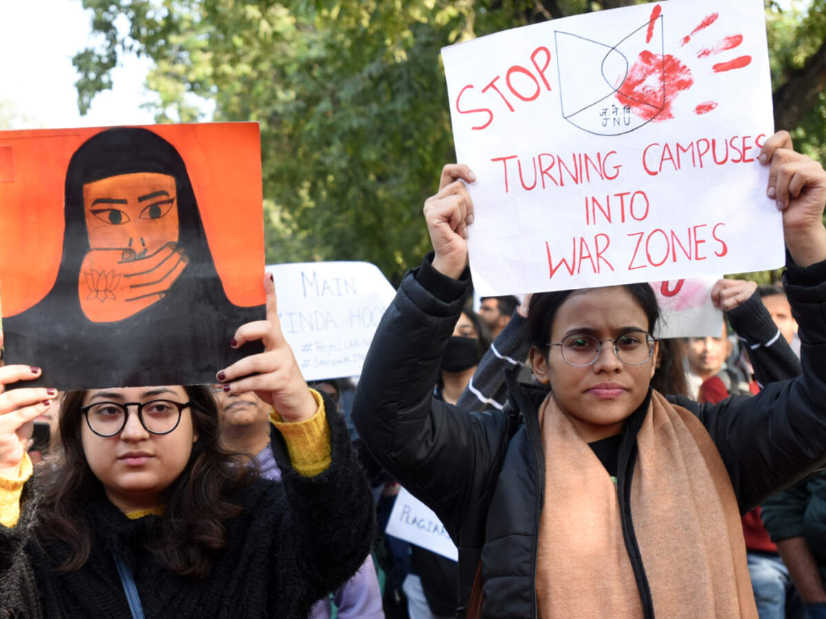 Let the right slogans ring out on campuses