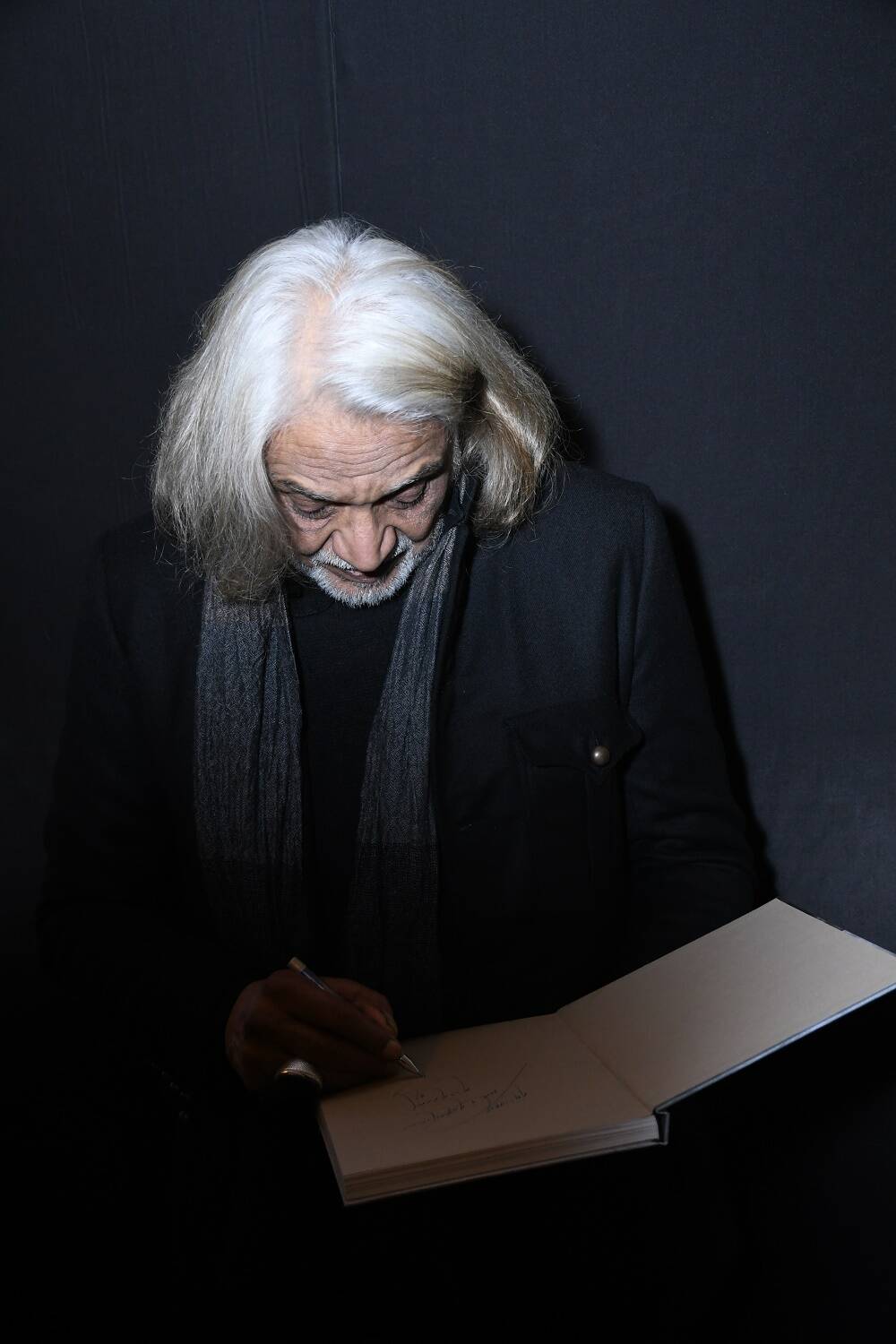 Masha Art unveils Muzaffar Ali’s magnum opus Masha Art unveils Muzaffar Ali’s magnum opus