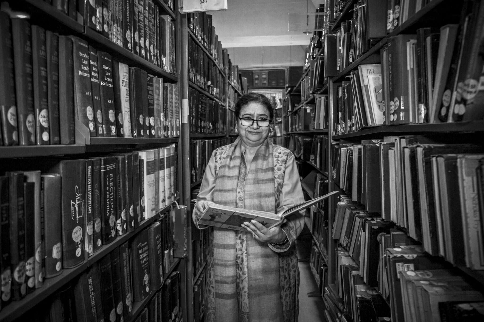 Magical monochromes of Kashmir Chromosomes