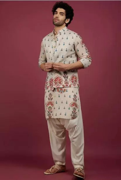 All men out there, get Garba-ready with trendy kurtas from Myntra Big ...