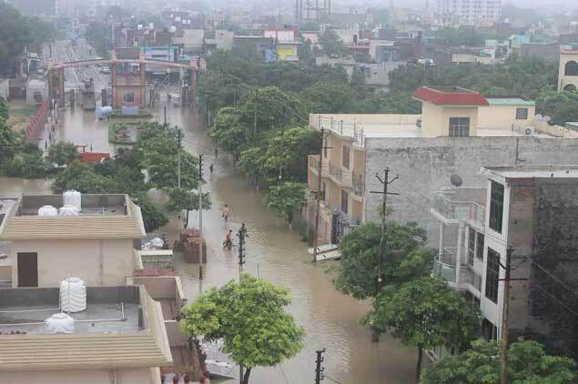 Rainfall breaks 50-yr record in Mathura, flood alert in low-lying areas ...