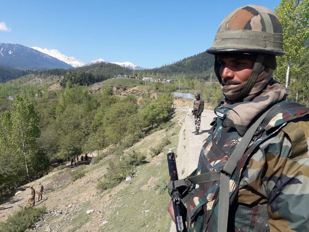 Kupwara: Kupwara: 4 soldiers martyred, 2 terrorists killed in fidayeen ...