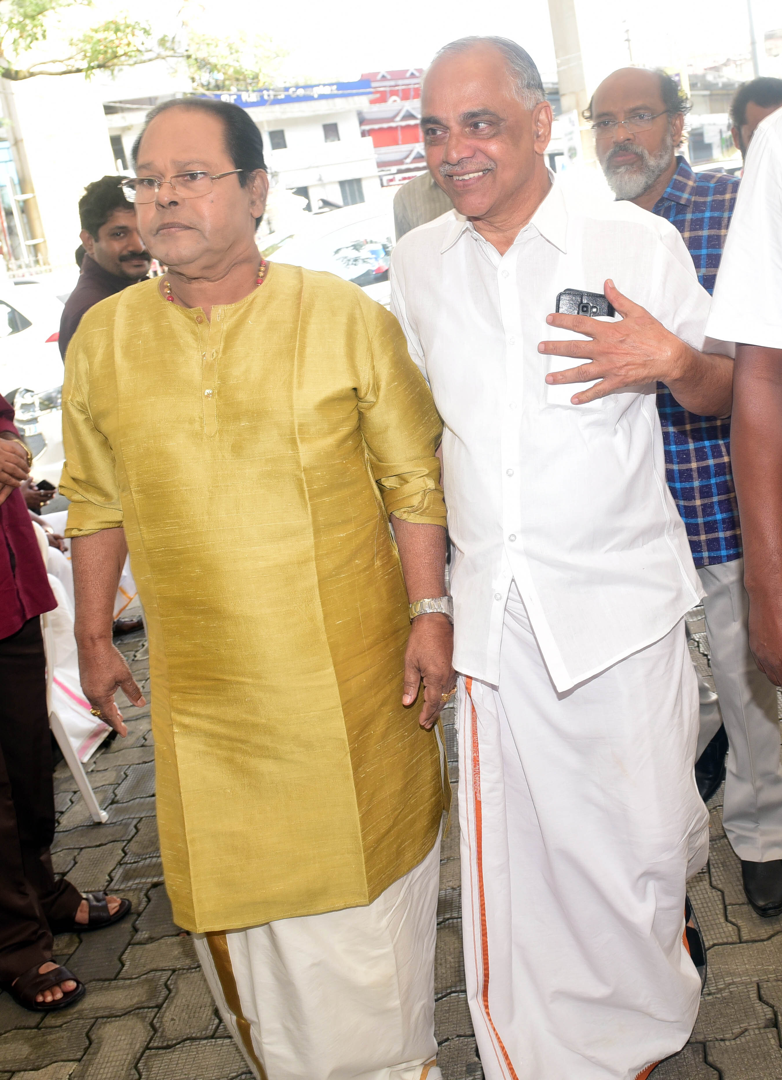 Captain Raju Death: Mollywood pays homage to Captain Raju | Events ...