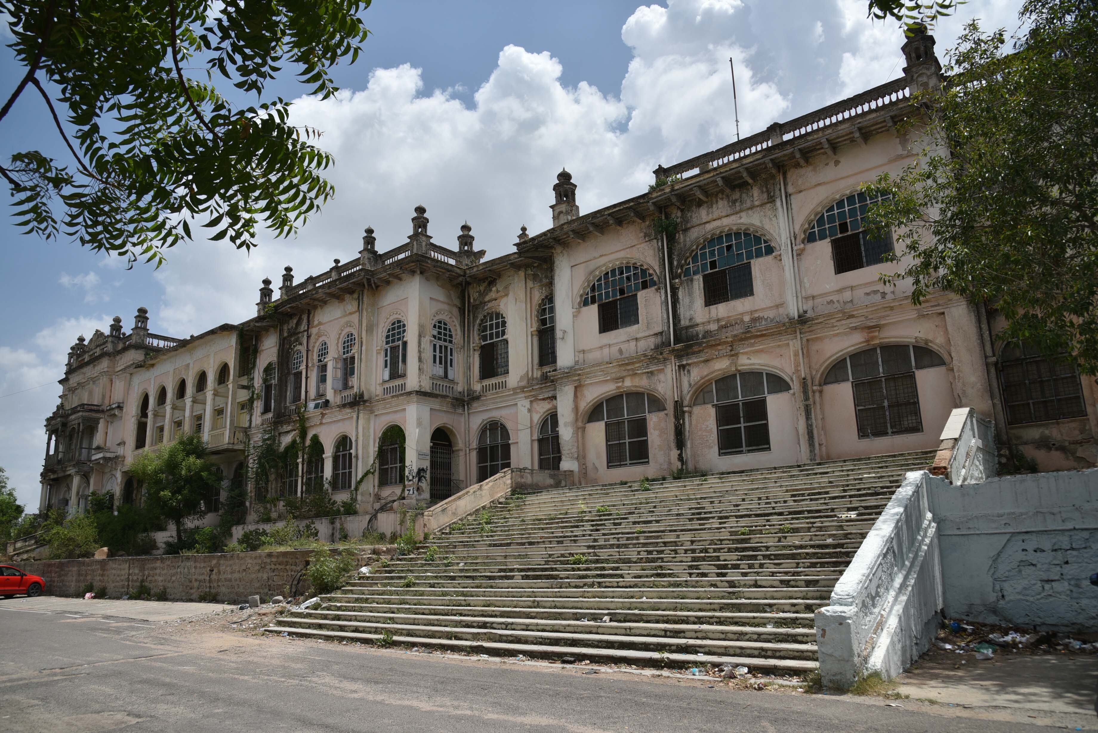 hyderabad: K Chandrashekar Rao’s plan to demolish Errum Manzil for ...