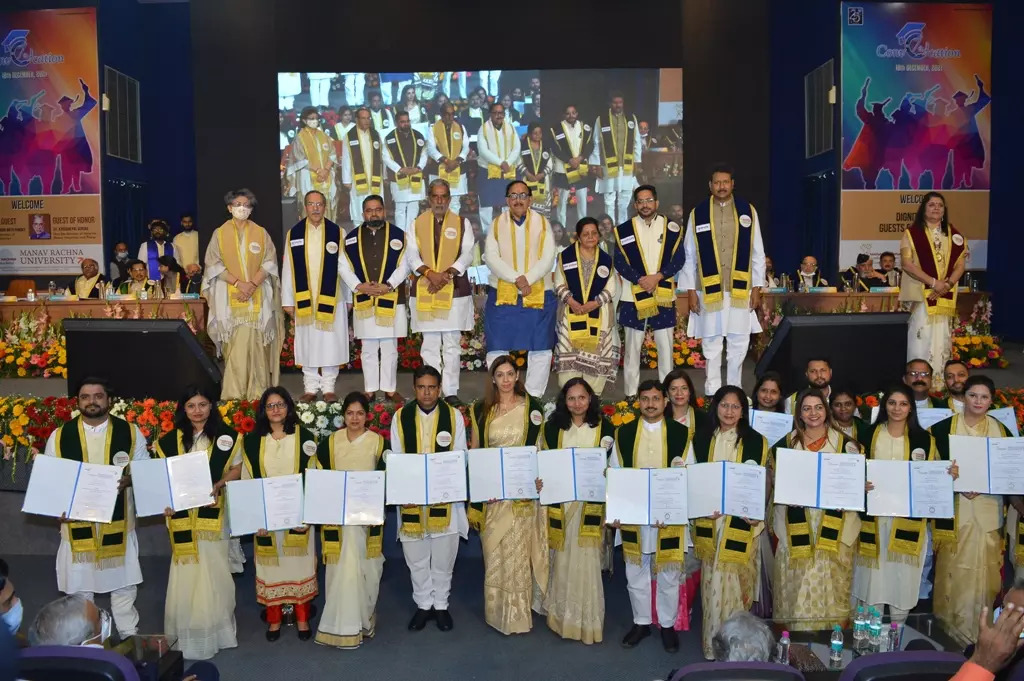 2000+ degrees awarded to the 2021 batch of students at Manav Rachna ...