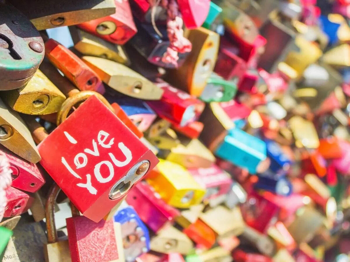 10 most famous love lock destinations in the world