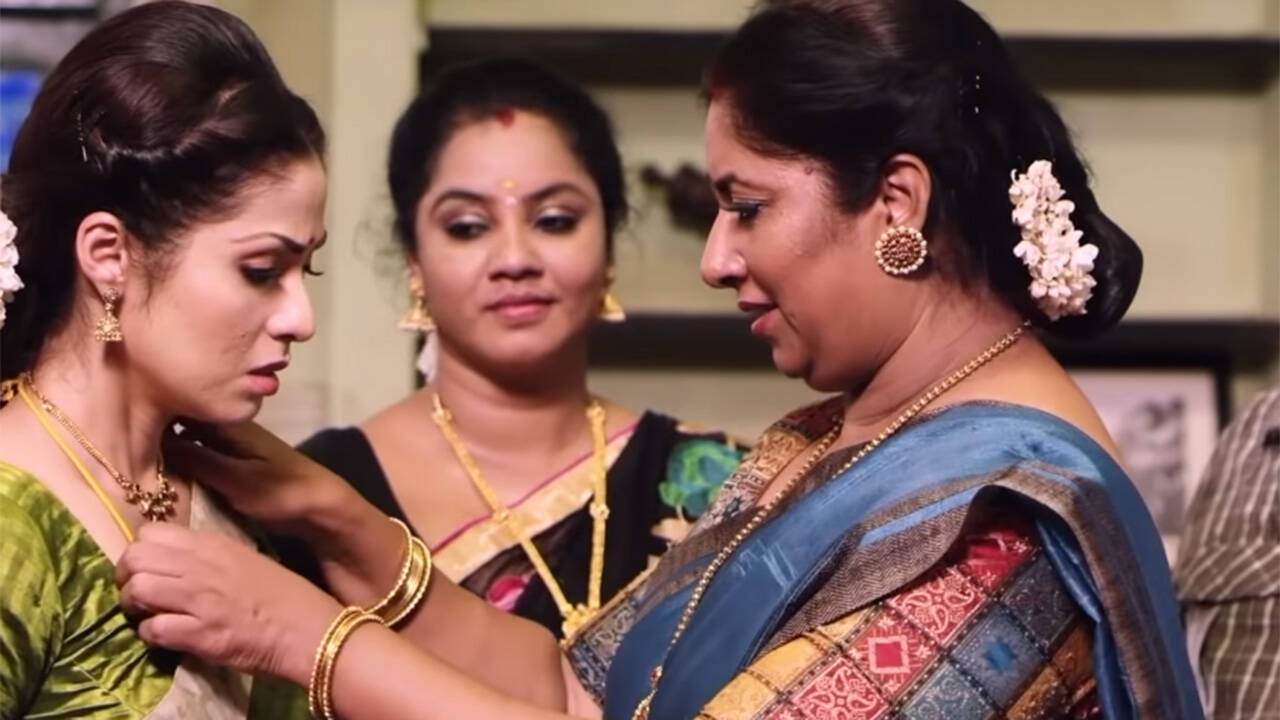 Srimati 21 F Movie User Reviews & Ratings | Srimati 21 F (2019) | Times ...