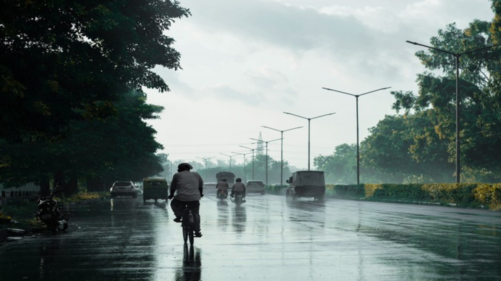 Weather Alert: IMD Issues Yellow Alert for Delhi, Mumbai as Southwest Monsoon Heads Towards UP ...