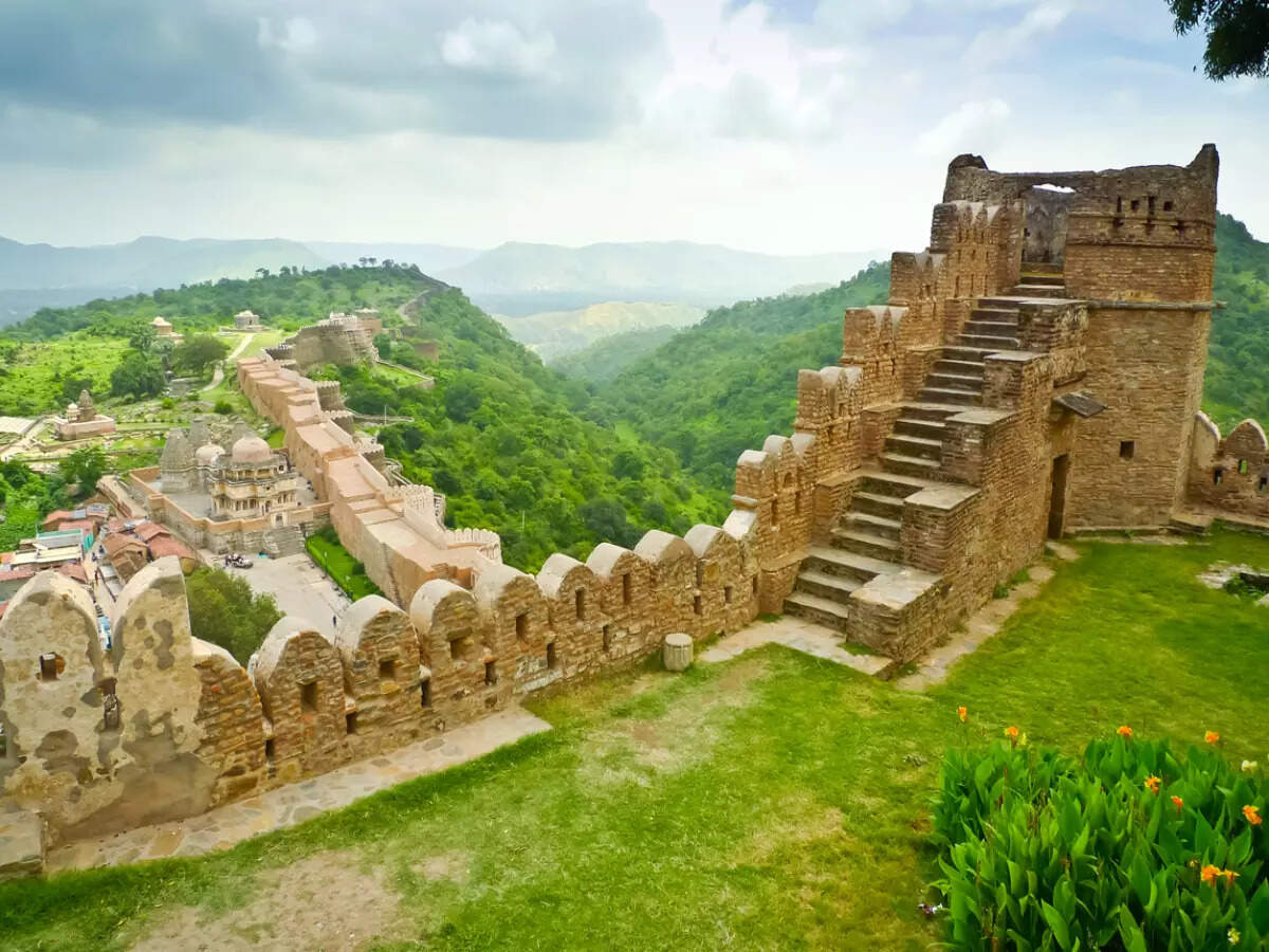 This is what makes Kumbhalgarh Fort complex a great example of ...