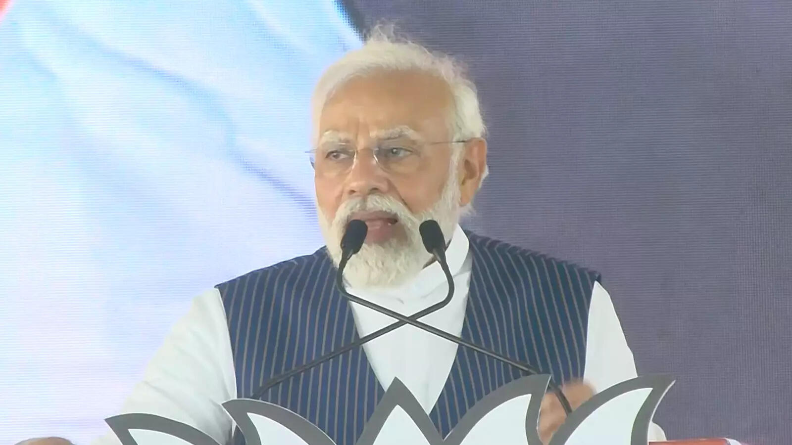 Both politics, development work of Congress are only on paper: PM Modi ...