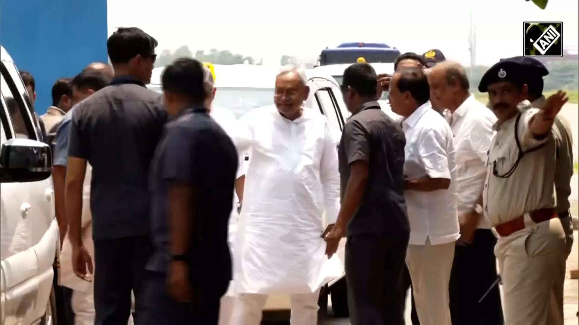 Bihar CM Nitish Kumar meets Odisha CM Naveen Patnaik in Bhubaneswar