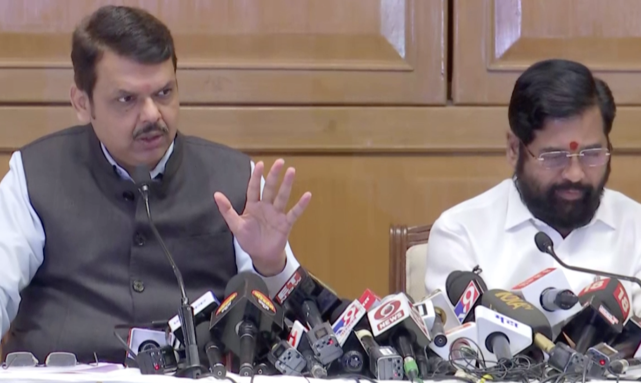 devendra fadnavis: Uddhav Thackeray resigned due to fear of people who left him: Devendra Fadnavis