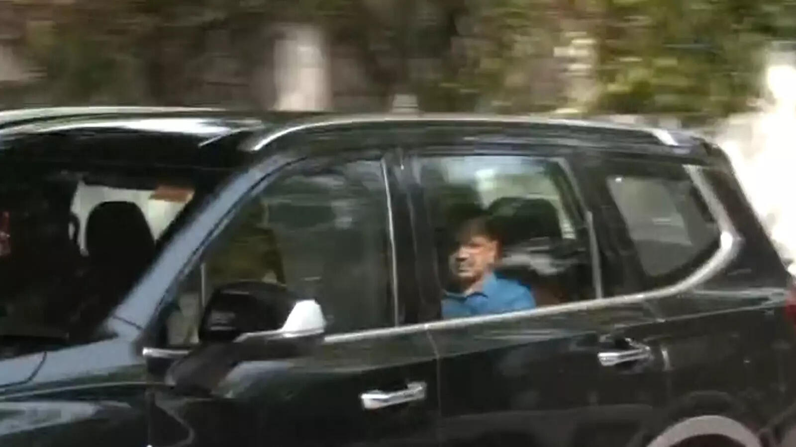 Delhi: CM Arvind Kejriwal meets LG VK Saxena after SC verdict