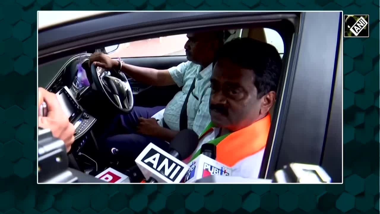 bs yediyurappa: Karnataka Polls: S Muniraju reaches BS Yediyurappa’s residence to meet him