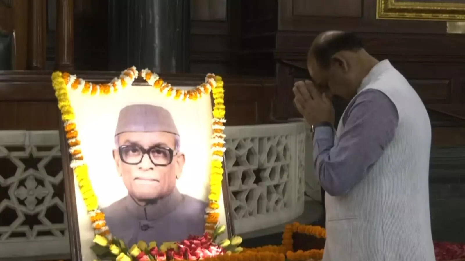 Om Birla, other leaders pay tribute to former President Neelam Sanjiva ...