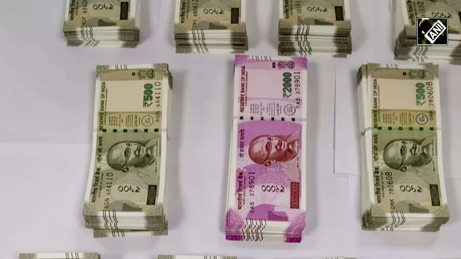 Rs 2000 note will be out of circulation, people gave such reaction