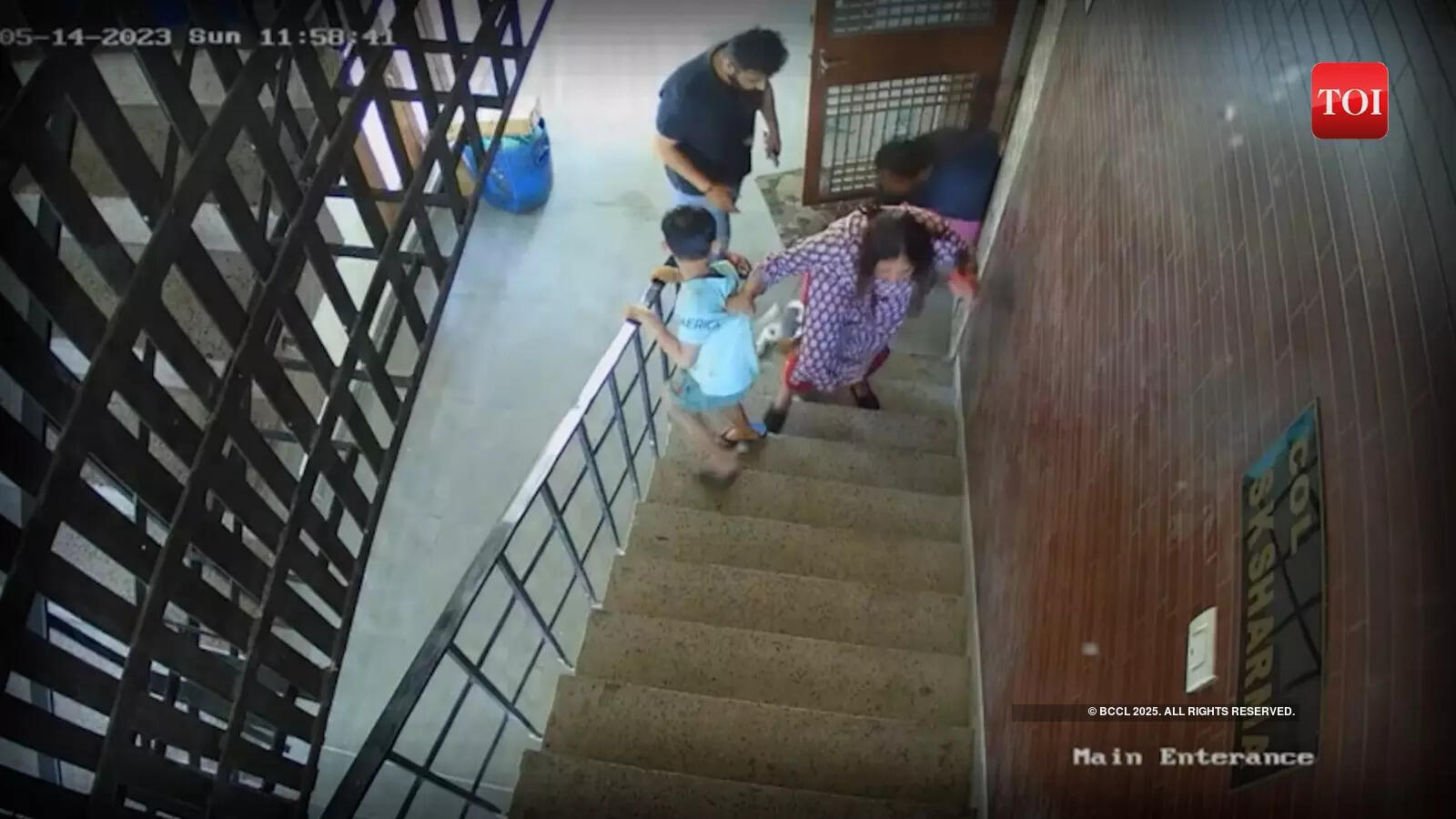 Dog attack woman in Noida, video caught on cam