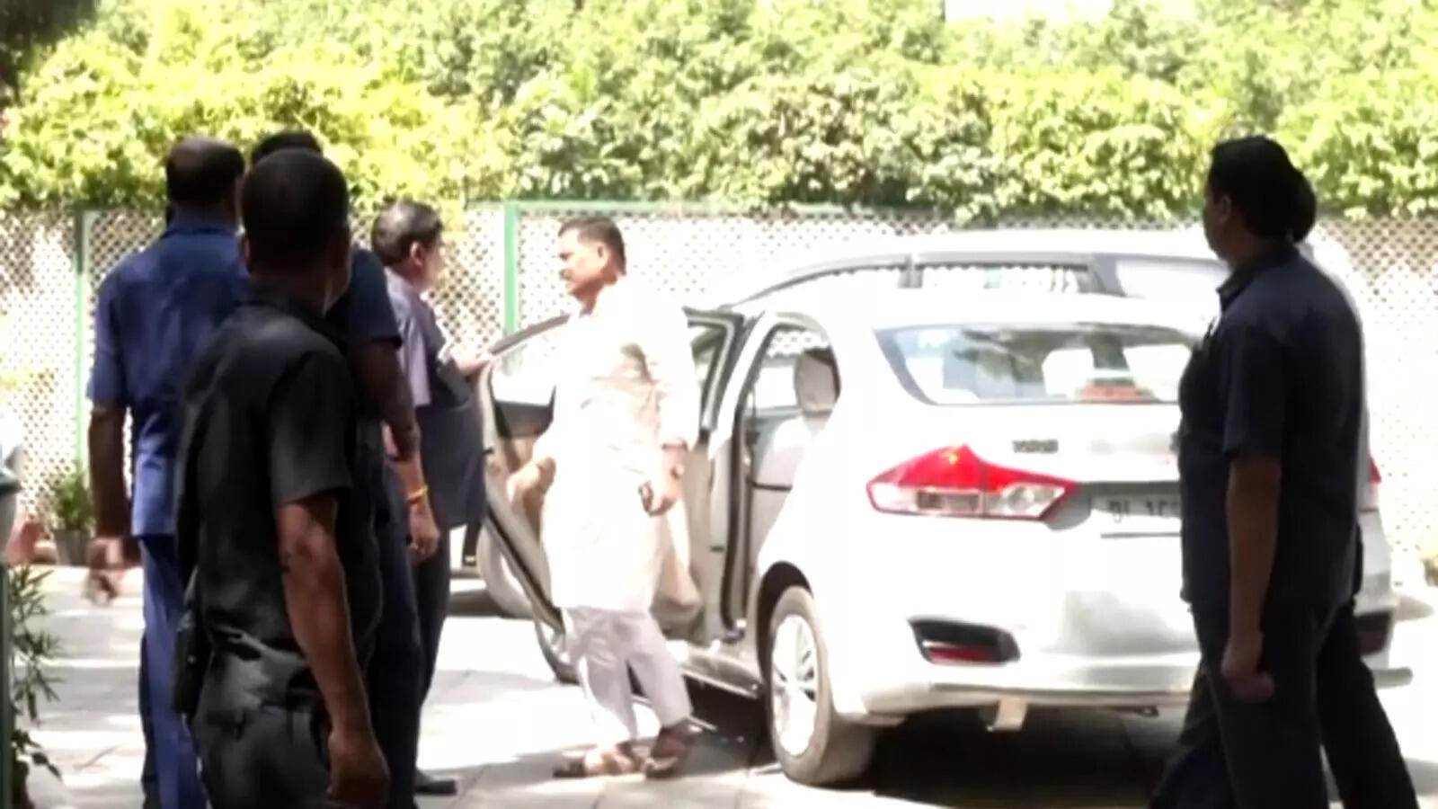 Tejashwi Yadav, Manoj Jha arrive at Bihar CM Nitish Kumar’s residence in Delhi