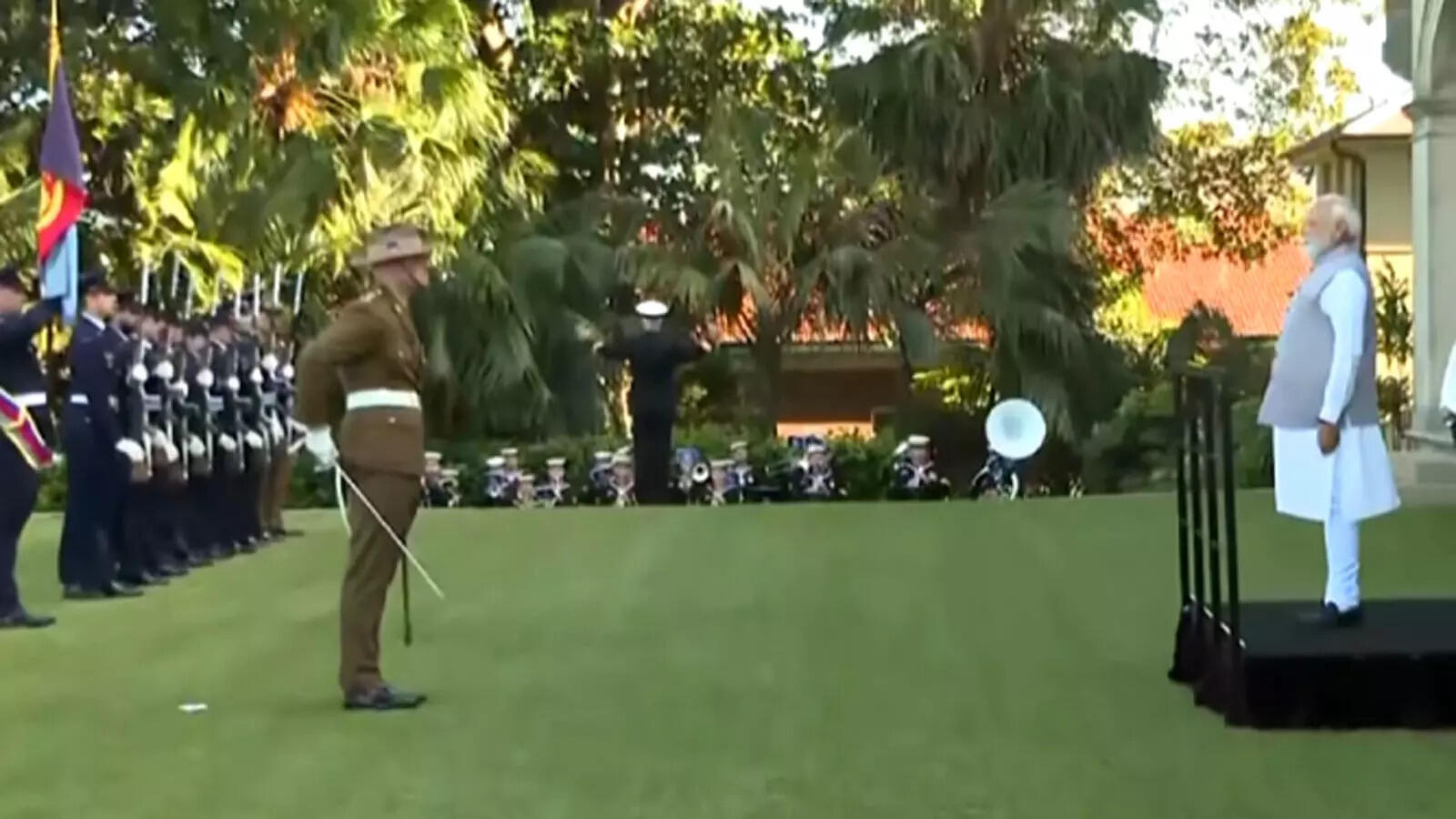 PM Modi accorded with Ceremonial Guard of Honour at Admiralty House in Sydney
