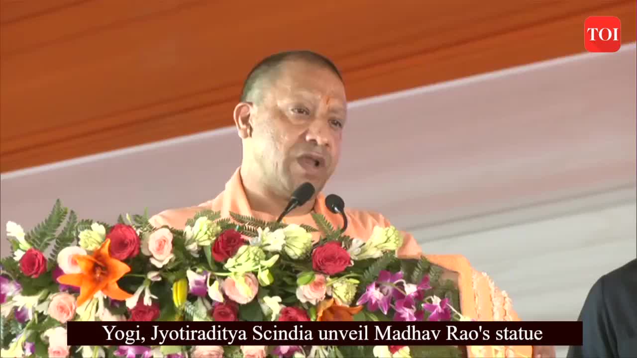 jyotiraditya scindia: Yogi, Jyotiraditya Scindia unveil Madhav Rao's statue