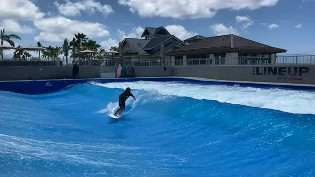 Surfing Pools Stir Divide Among Hawaiians