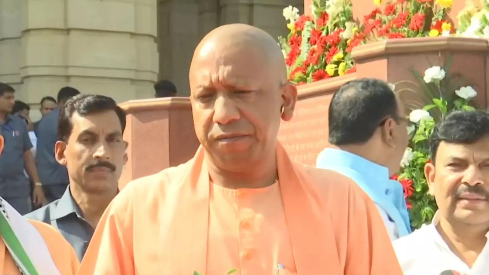 charan singh: UP CM Yogi pays tribute to former PM Chaudhary Charan Singh on his death anniversary