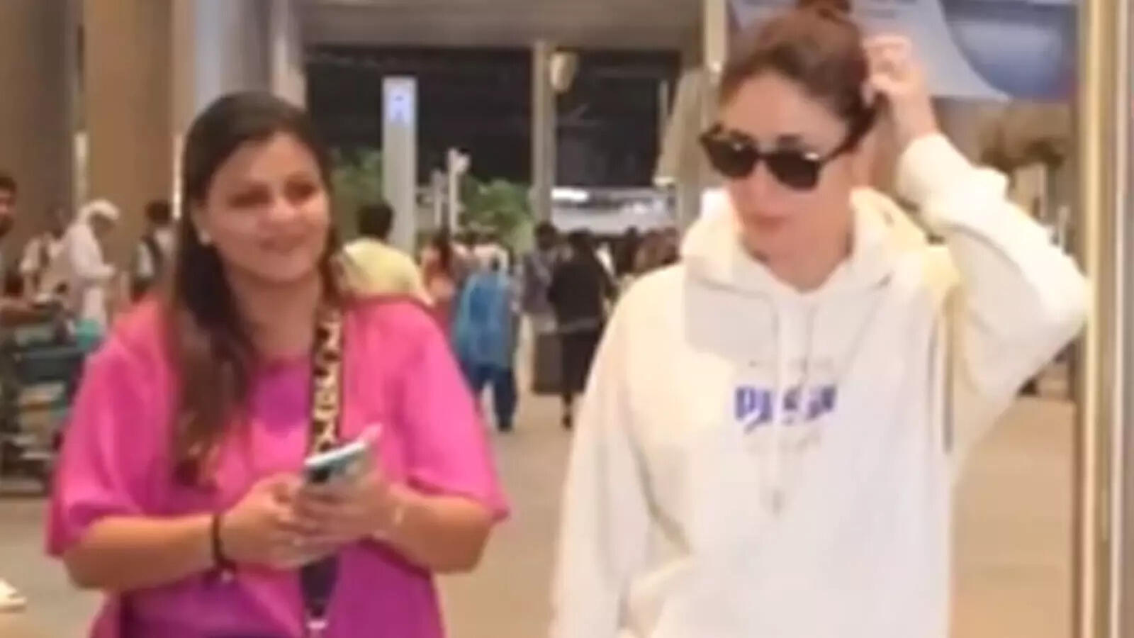 Trolled! Kareena Kapoor Khan ignores a fan requesting a selfie ...