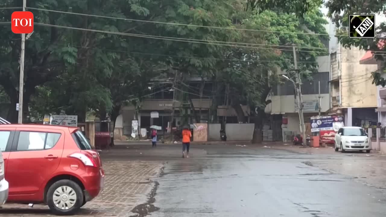 Karnataka: Moderate rain lashes parts of Hubbali, brings respite from ...