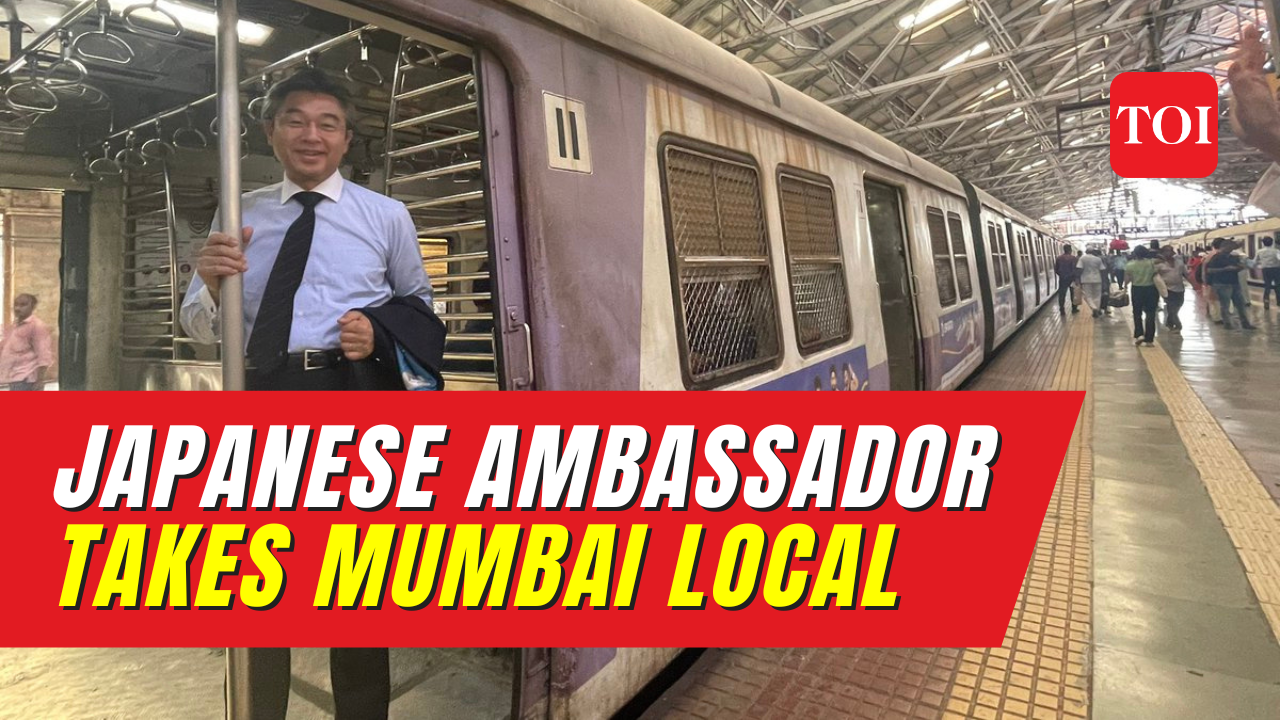 Mumbai fever grips Japanese ambassador Hiroshi Suzuki, travels in local train
