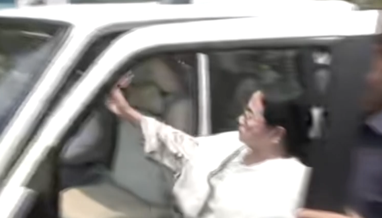 odisha train mishap site: WB CM Mamata Banerjee reaches Odisha train ...