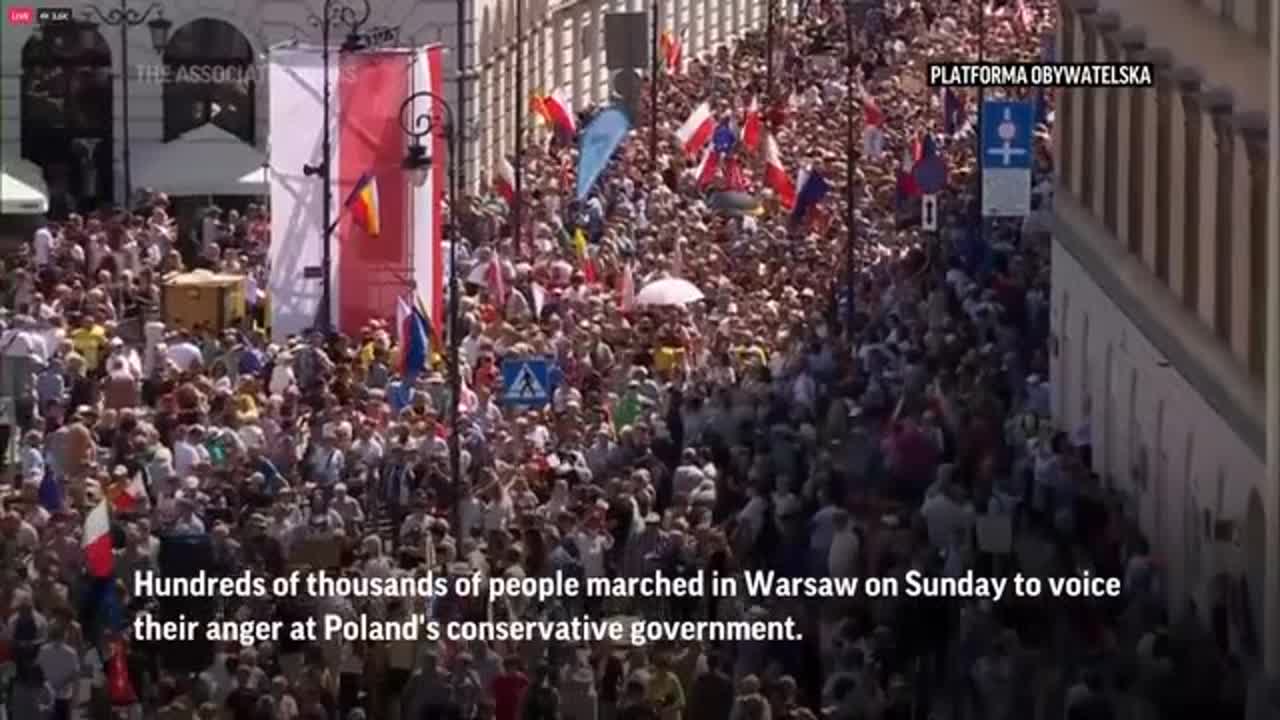 Thousands rally against ruling party in Poland