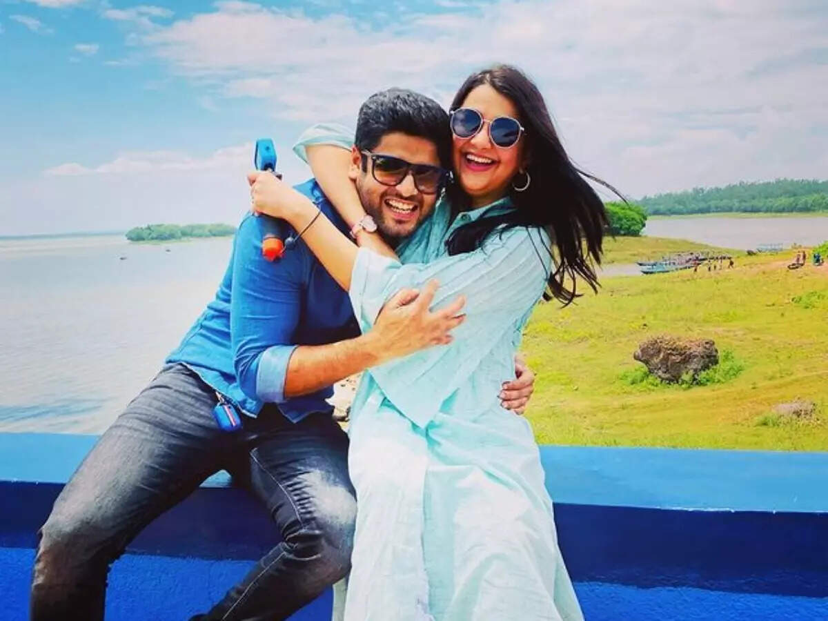 Lovey-dovey pics of Uday Pratap Singh and Anamika Chakraborty