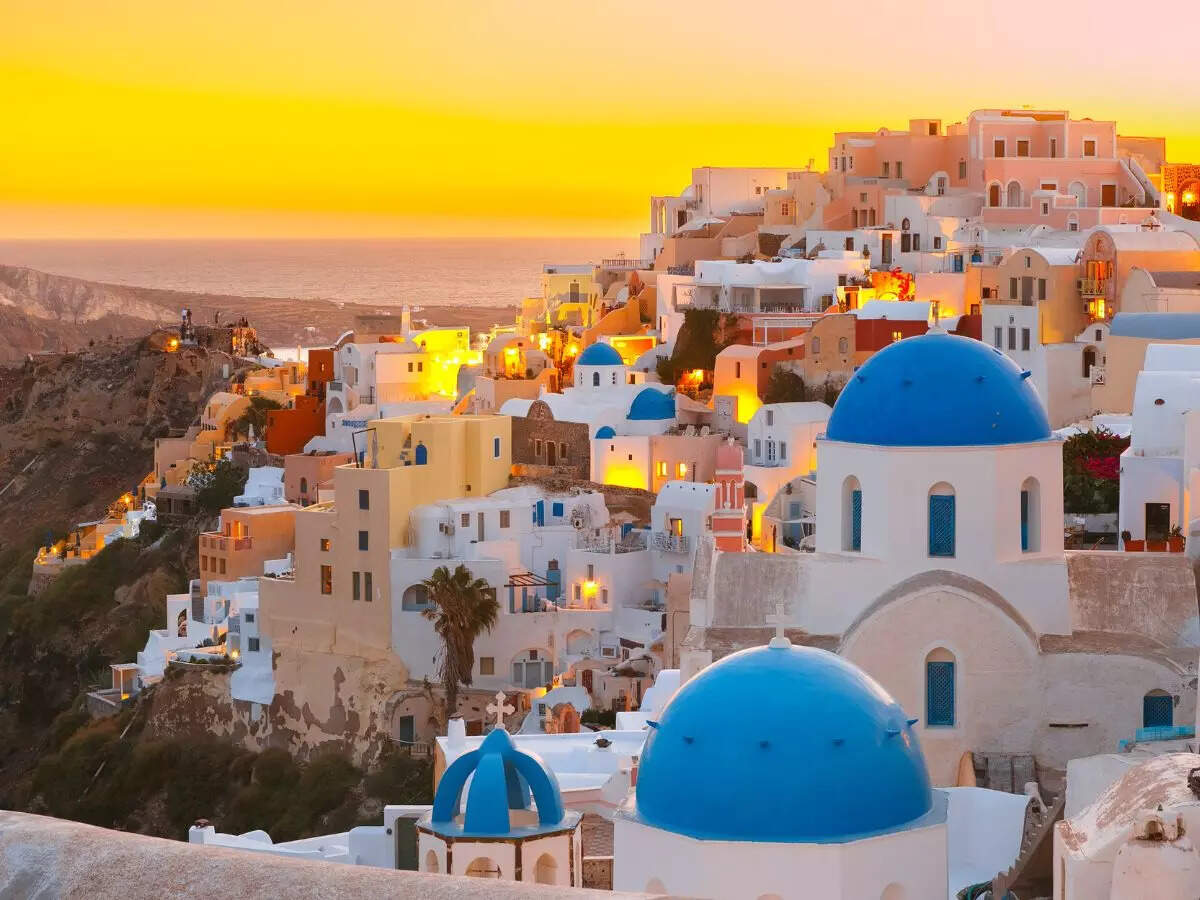 9 novels that will transport you to Greece
