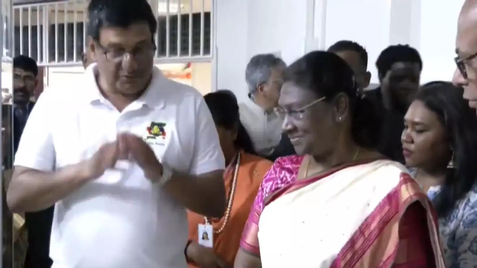 Prez Murmu in Suriname-visits Lalla Rookh Museum, Shri Vishnu Mandir in ...