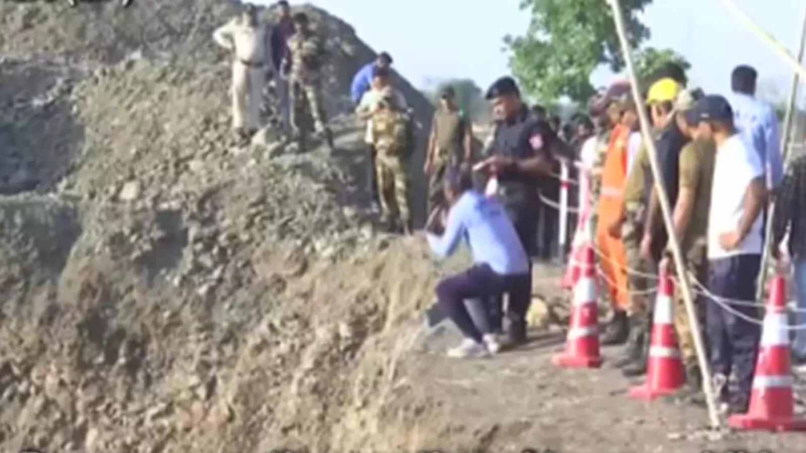 MP child falls in borewell: Rescue ops by Army, NDRF still continue