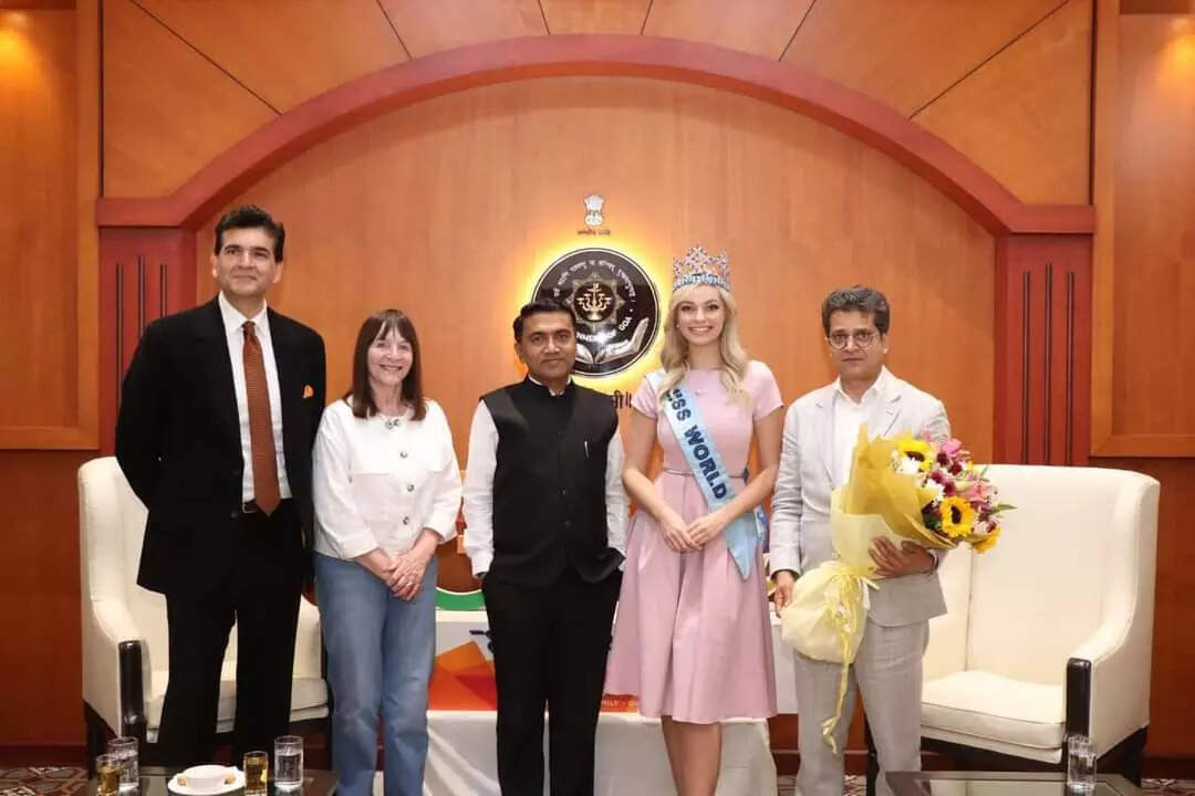 Miss World 2022 Karolina Bielawska meets with the CM of Goa Pramod Sawant