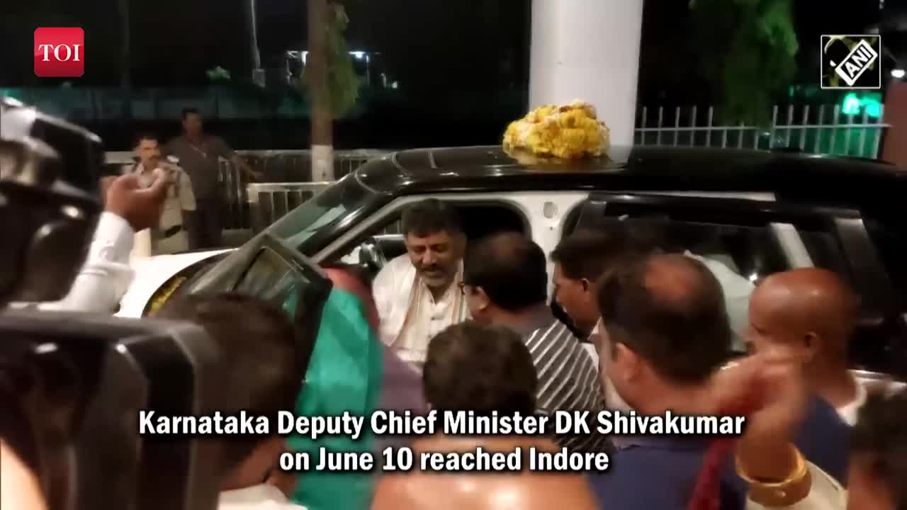 MP: Karnataka Dy CM DK Shivakumar reaches Indore to attend ‘Bhasma Aarti’ in Ujjain