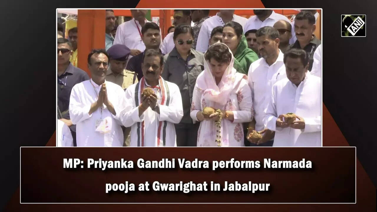 Mp Priyanka Gandhi Vadra Performs Narmada Pooja At Gwarighat In Jabalpur