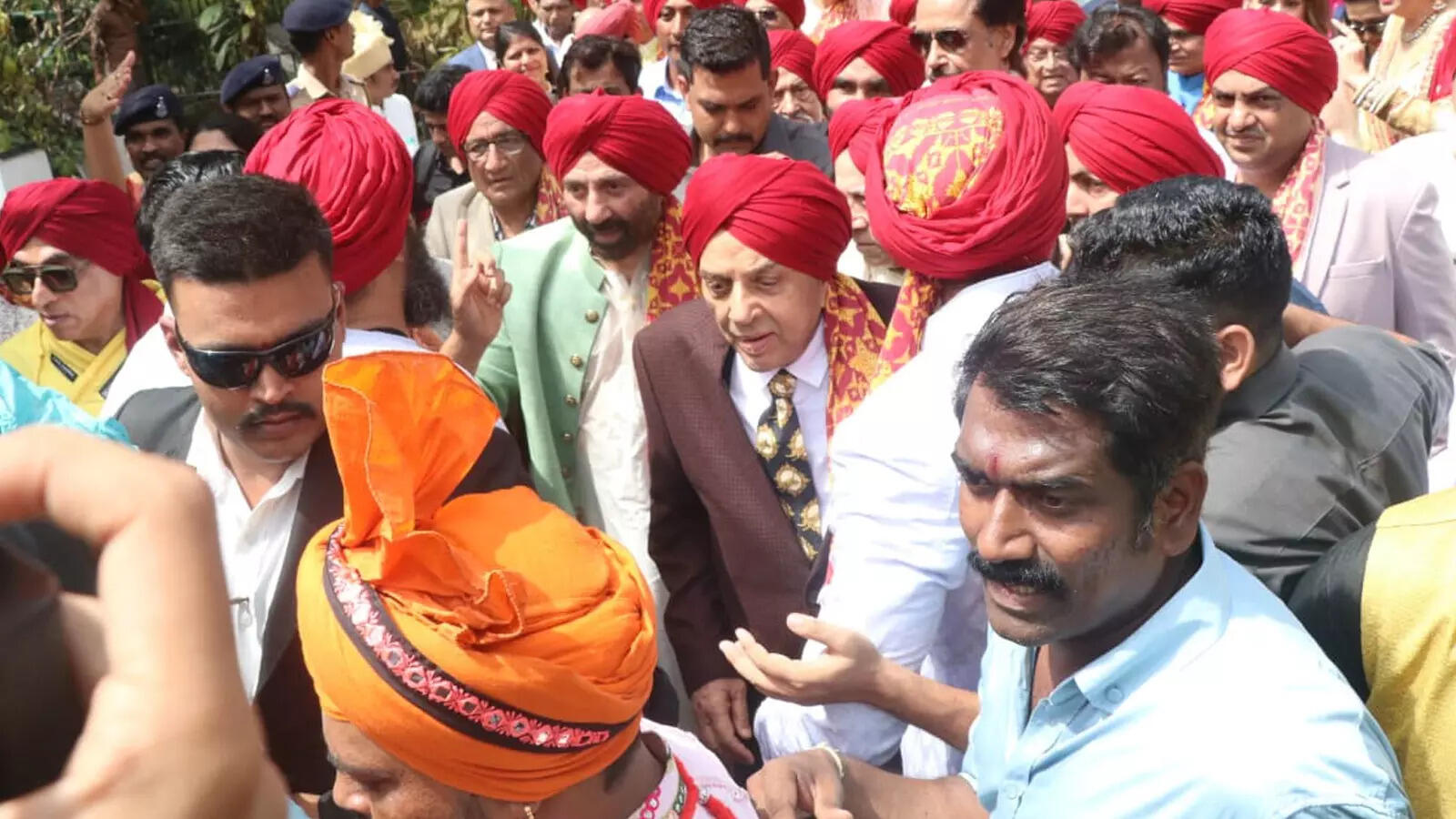 Karan Deol and Drisha Acharya’s wedding: Dharmendra grabs everyone's ...