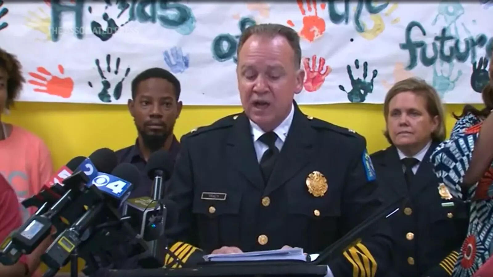 Shooting in St. Louis kills 1, injures 9 young people