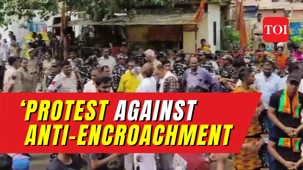 Watch: Massive protest by locals after railing of Delhi temple is ...
