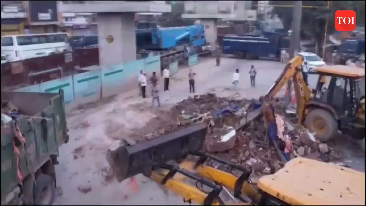 Anti-encroachment drive carried out in Delhi