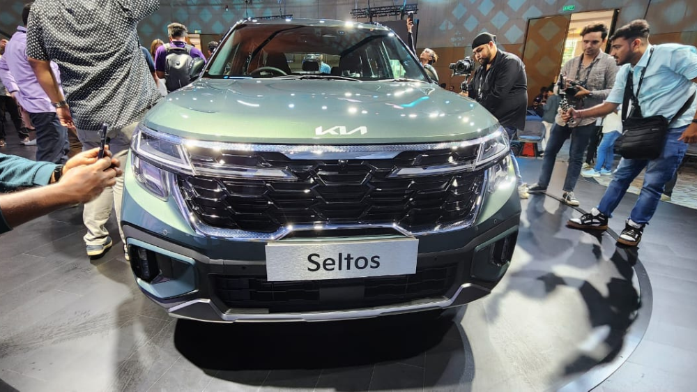 Kia Seltos facelift breaks cover: New features, ADAS, expected price & more
