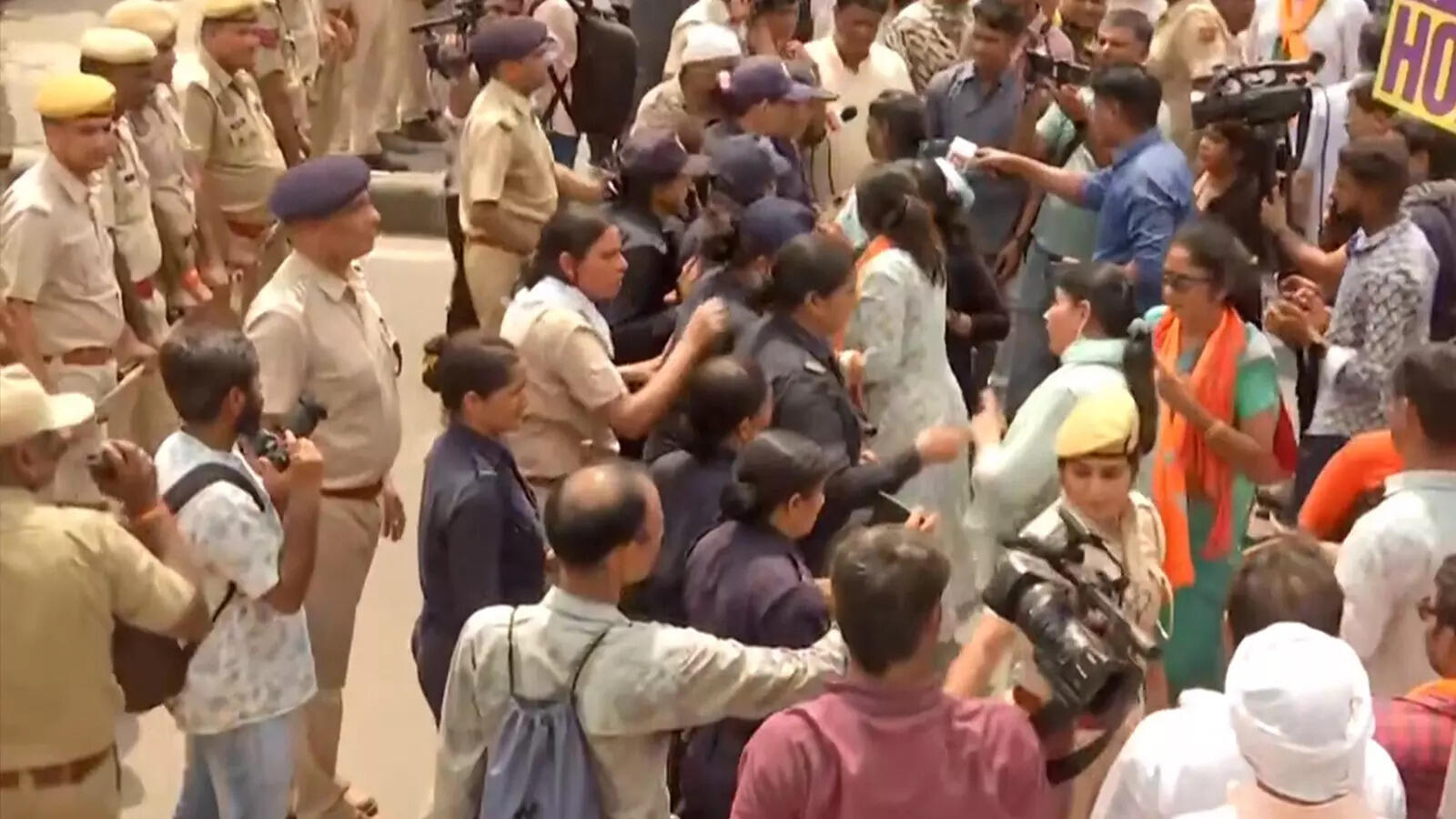 Rajasthan: BJP Mahila Morcha holds protest in Jaipur over atrocities ...