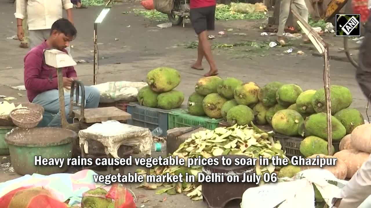 Vegetable prices soar in Delhi due to heavy rains Vegetable prices soar in Delhi due to heavy rains